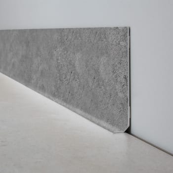 Rodapiés adhesivos de PVC: Fácil instalación y estilo moderno | Maisons ...