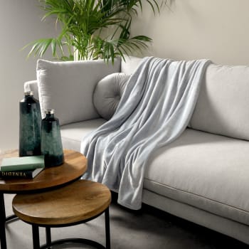 Plaid brillant en polyester recyclé gris 150x230 | Maisons du Monde
