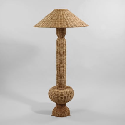 Lámpara de pie exterior inalámbrica y recargable de ratán Adriana ...