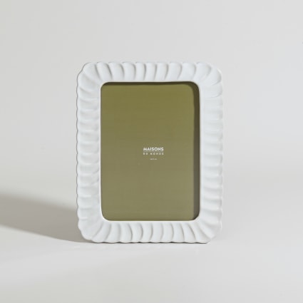 Cadre photo en faïence pincée blanche 14x19 Catea | Maisons du Monde