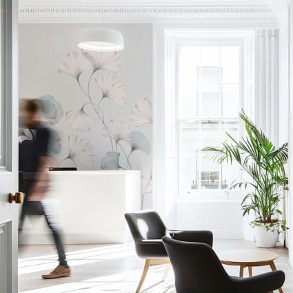 Papier peint panoramique Esprit Gingko, Gris 225 x 250cm Jessica le divenah | Maisons du Monde