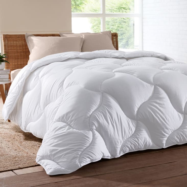 Couette légère en coton blanc 200x200 Quallofil allerban | Maisons du Monde