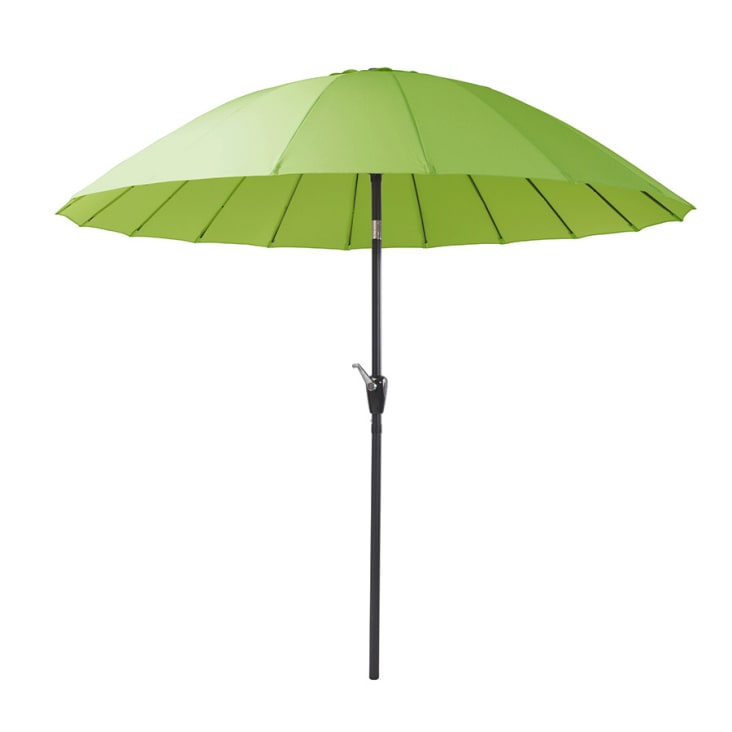 Parasol verde con mástil central Atlanta | Maisons du Monde