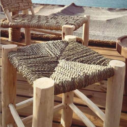 Tabouret en bois naturel et doum tressé 42x30x30 Marro | Maisons du Monde